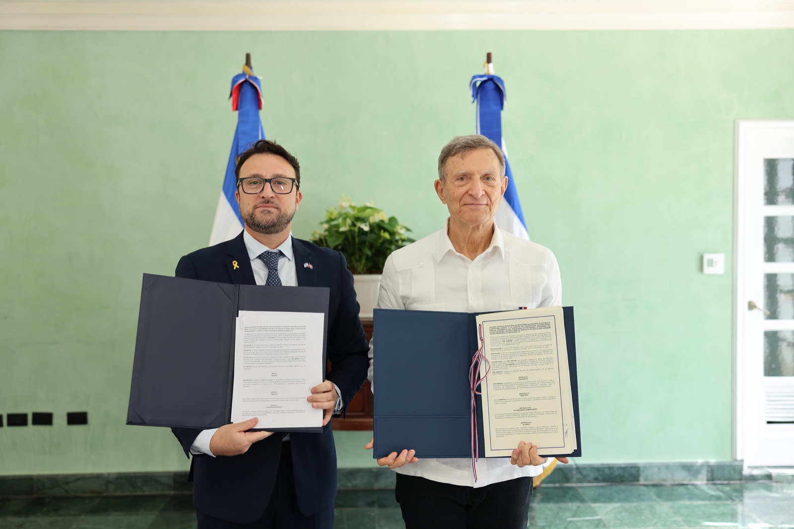 Mirex firma acuerdo de cooperación en educación superior tecnológica ...