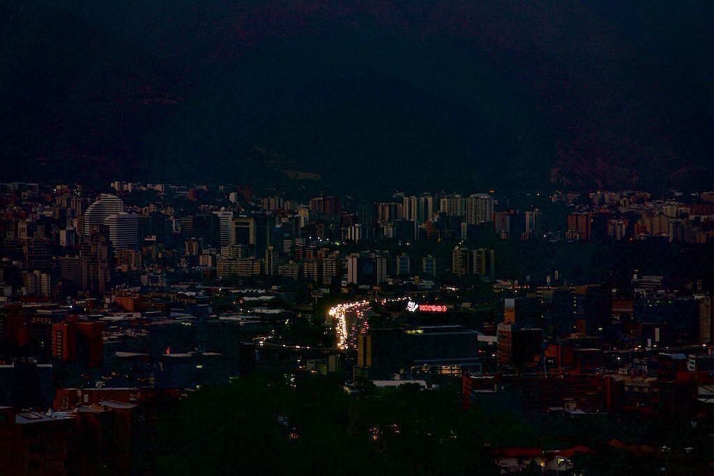 Nuevo apagón afecta a parte de Caracas y a varios estados de Venezuela