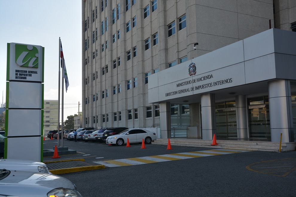 DGII agrega opción sobre Consulta de Placas a su aplicación “DGII Móvil”