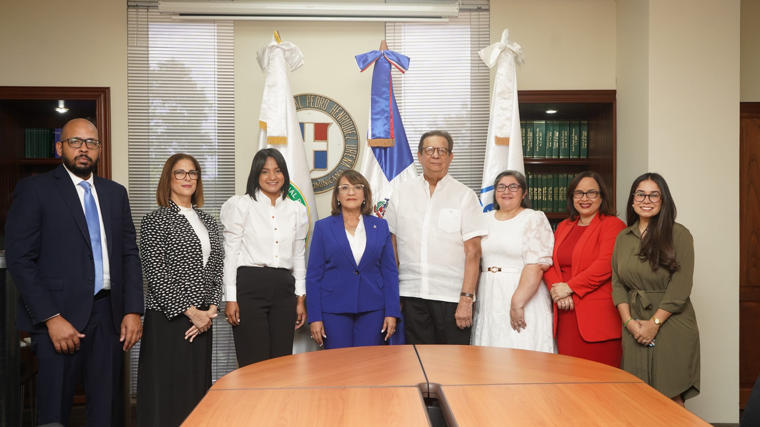 Unphu y Leterago firman convenio para fomentar innovación y trabajo ...