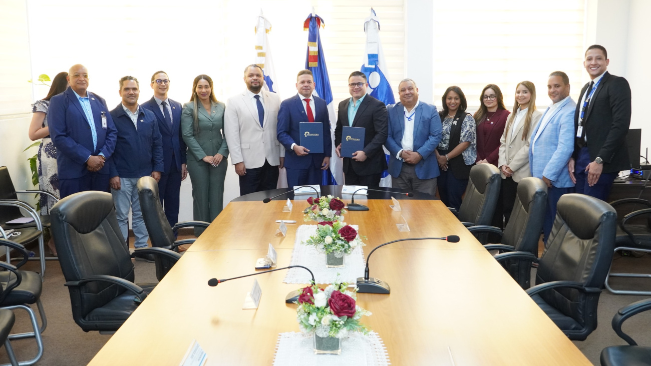 Proindustria e Indocal formalizan acuerdo para fortalecer calidad y competitividad industrial en RD