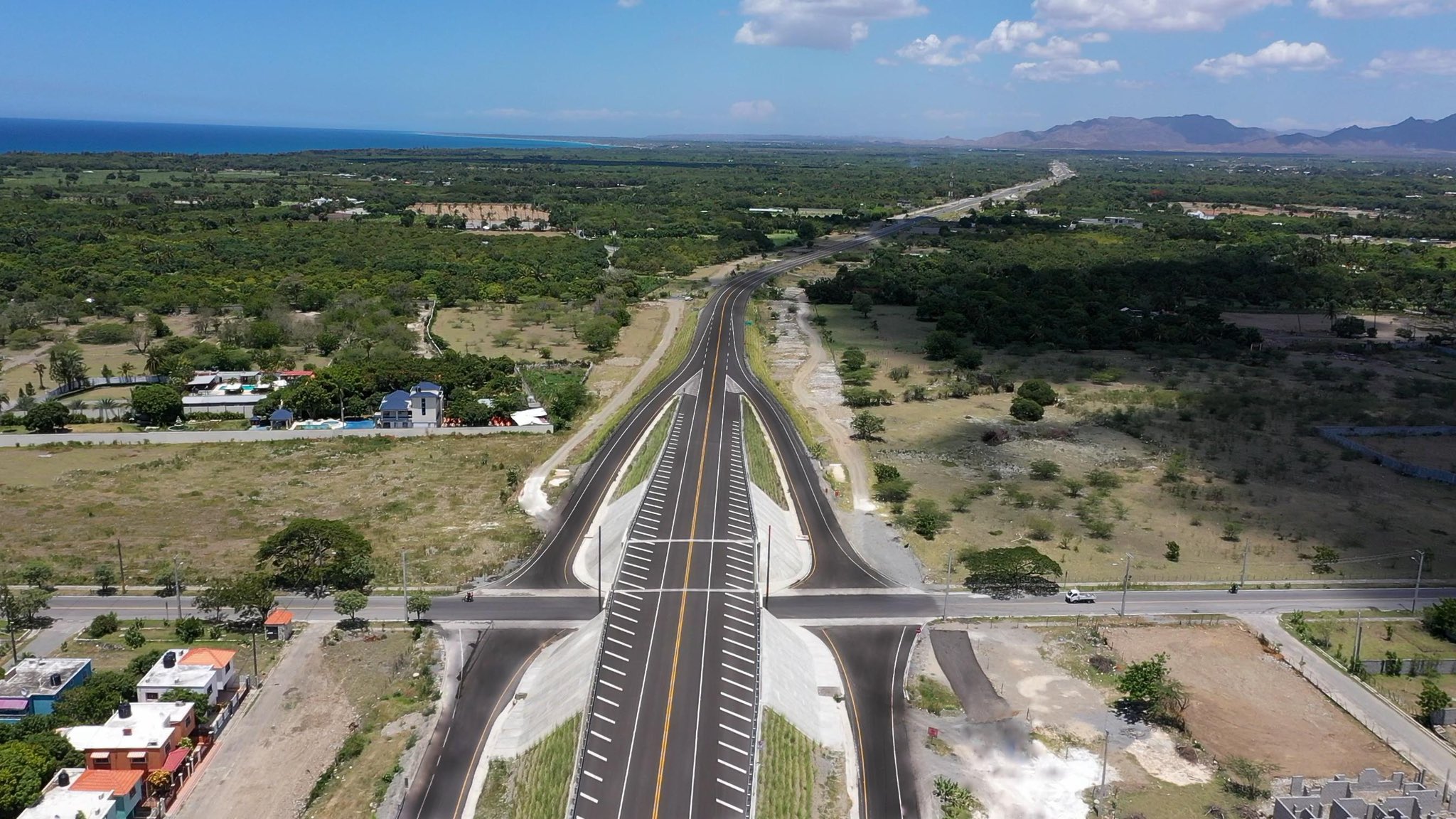 Circunvalación de Baní se entrega tras cuatro años de atraso