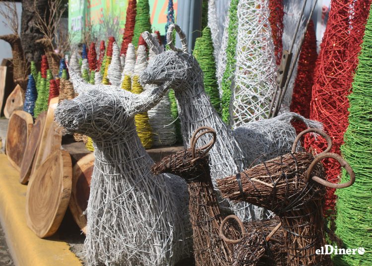 Charamicos: Emblema de la Navidad en las calles de Santo Domingo