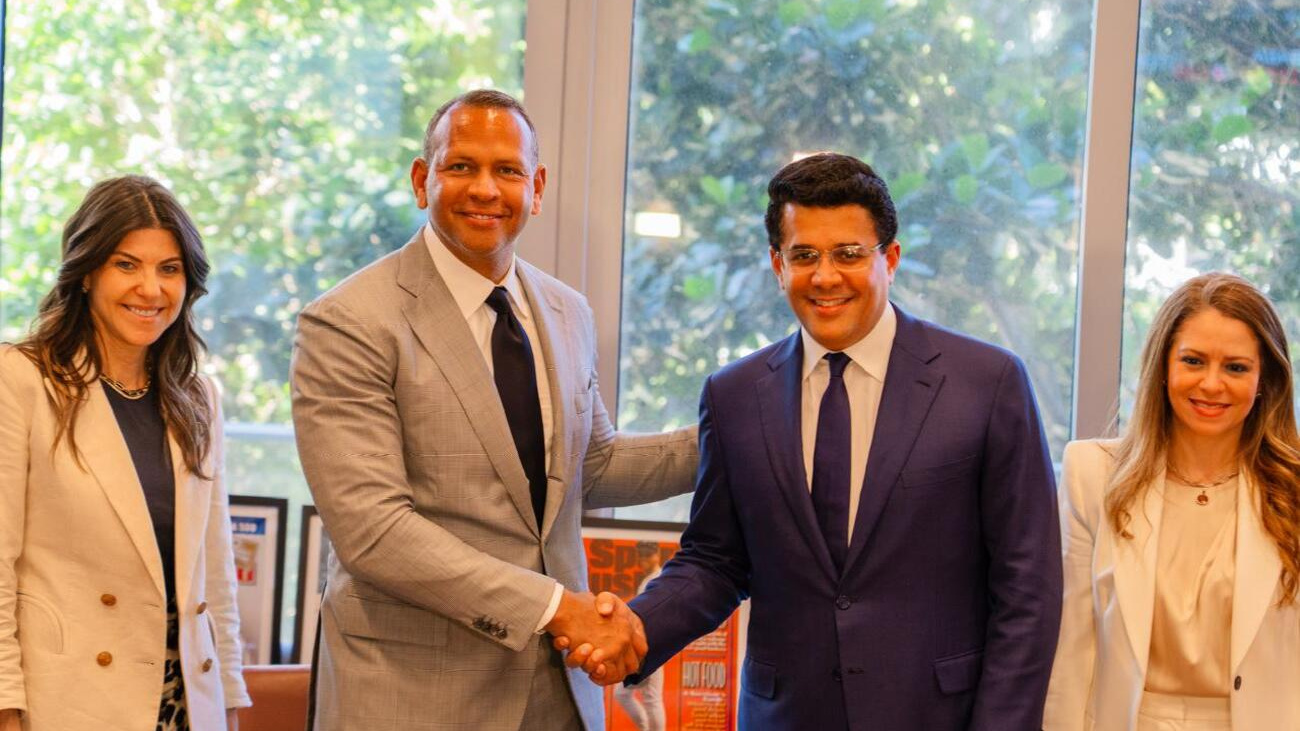 Alex Rodríguez anuncia inversión de más de US$1,000 millones en Playa ...
