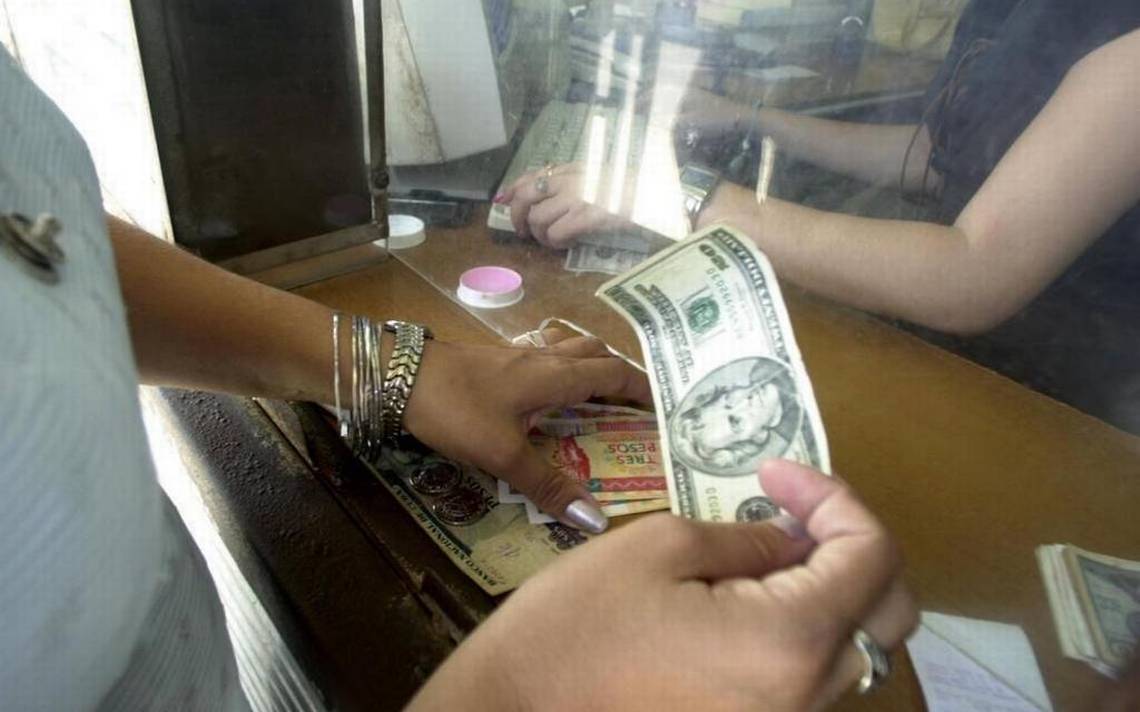 El 77% de los migrantes cubanos envía remesas a la isla, según encuesta