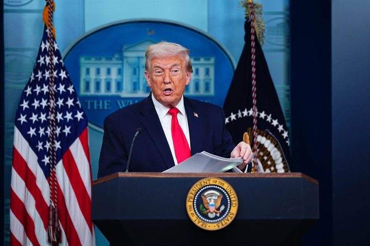 Trump Joins White House Briefing - Periódico elDinero