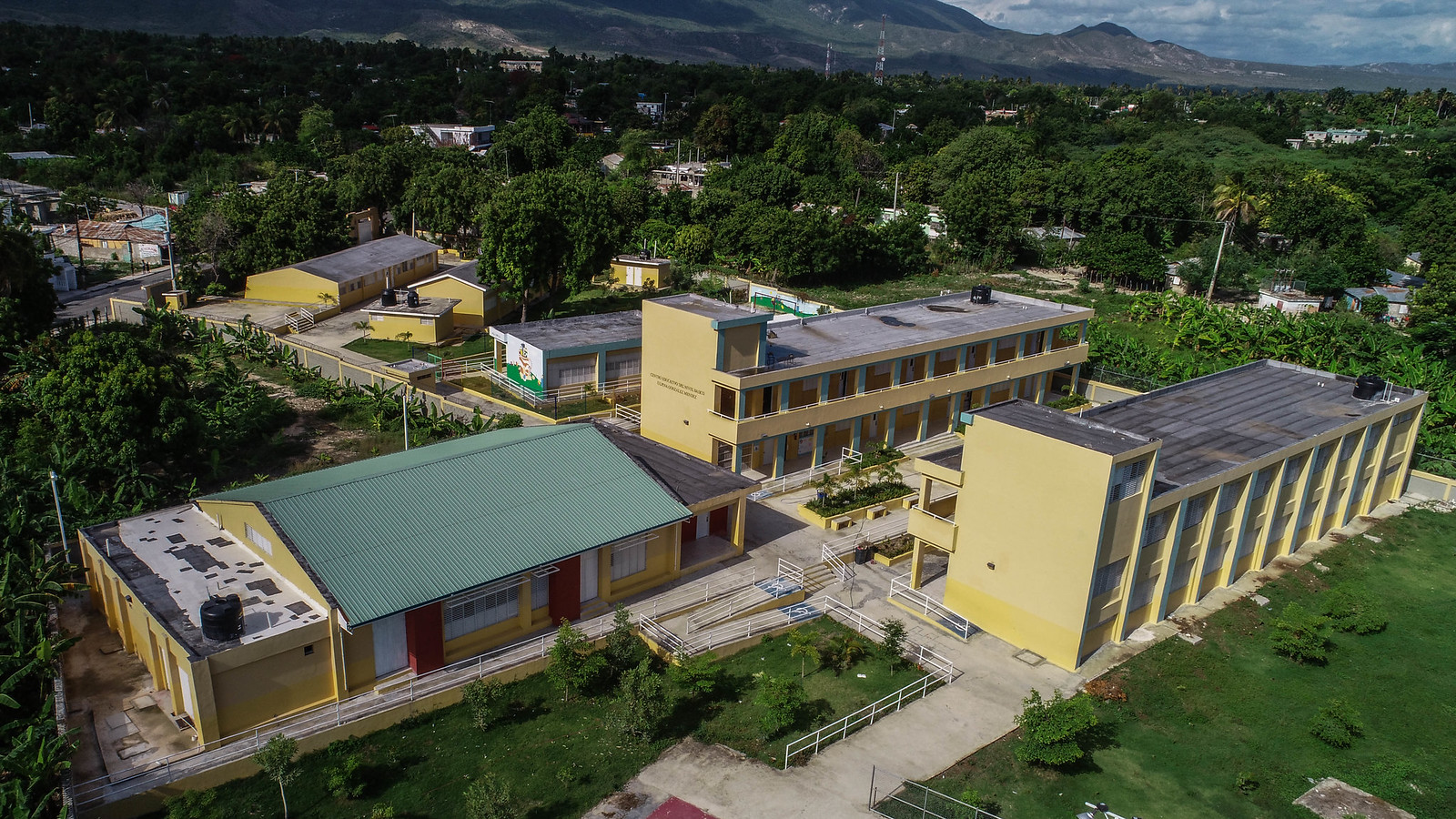 Partida de RD$84.4 millones para escuelas de Bahoruco, pero con cero ...