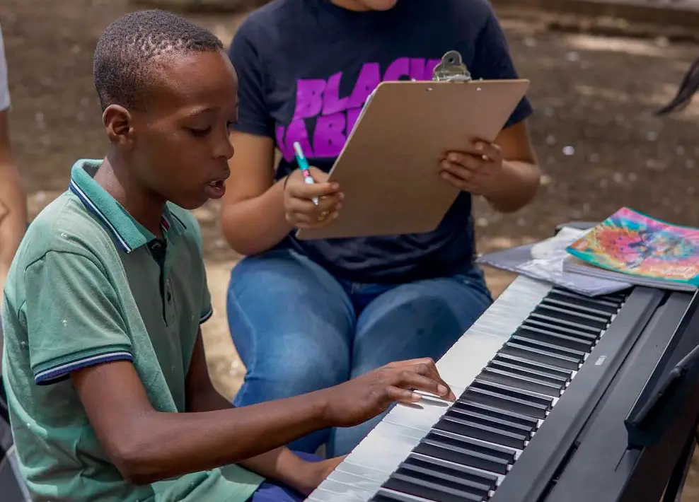 La música: Arte que induce al cambio social en los jóvenes