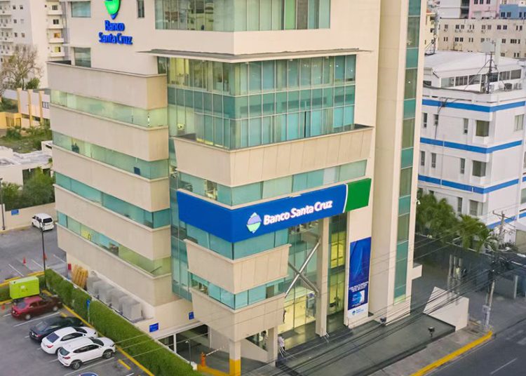 Banco Santa Cruz: 25 años de crecimiento, innovación y compromiso con ...