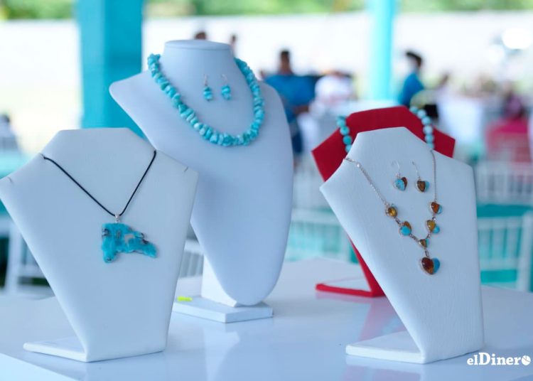 El larimar es más que una piedra semipreciosa